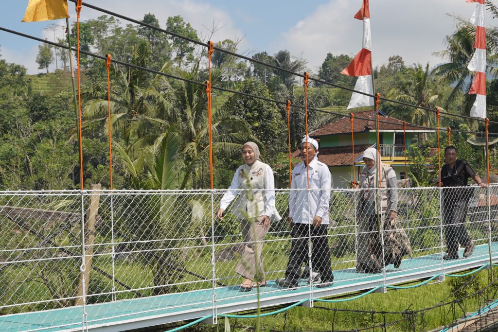 Jembatan Harapan Palatar Talegong Resmi Beroperasi, Jadi Penghubung ...